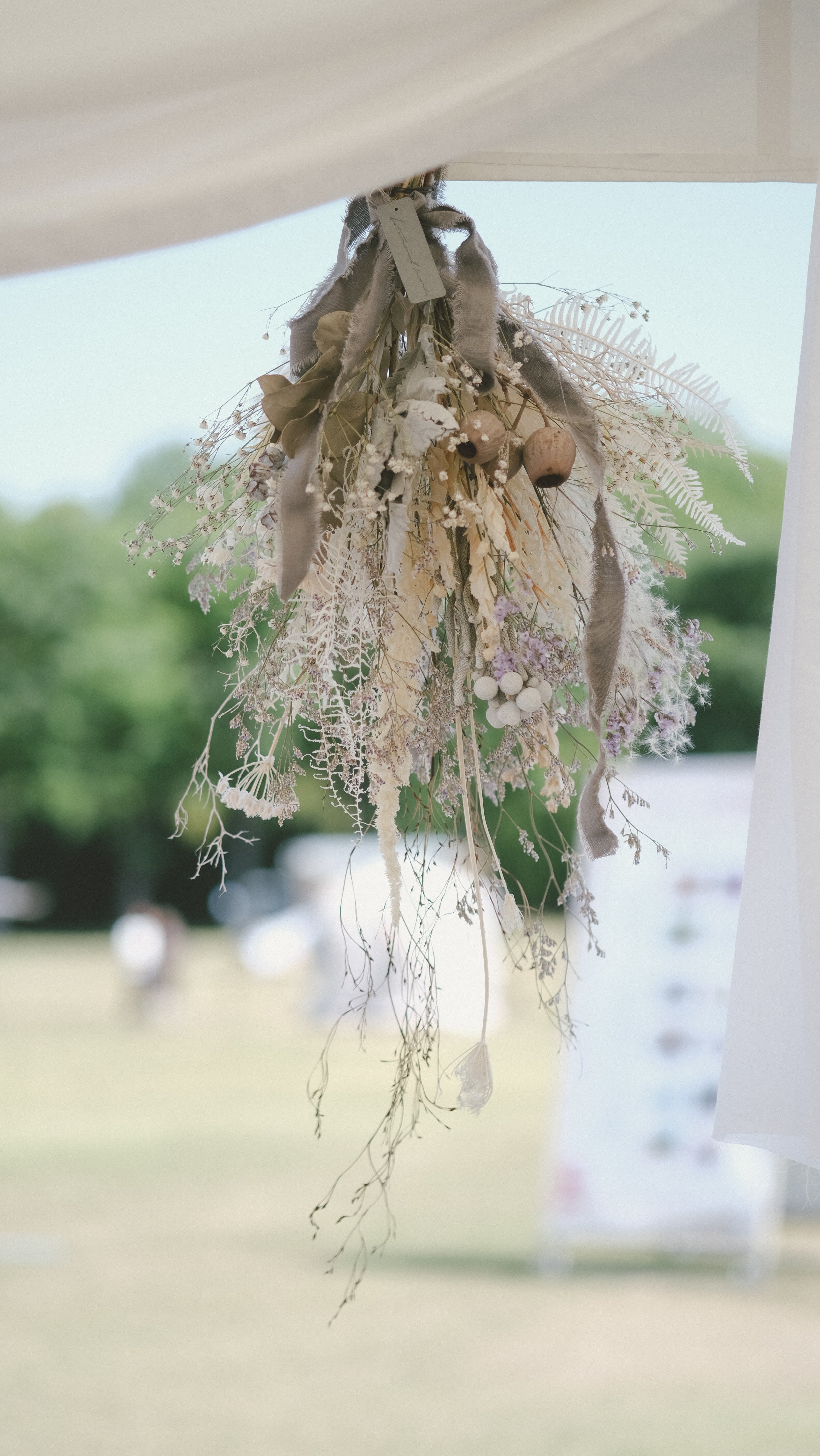 flying bouquet – botanical works
